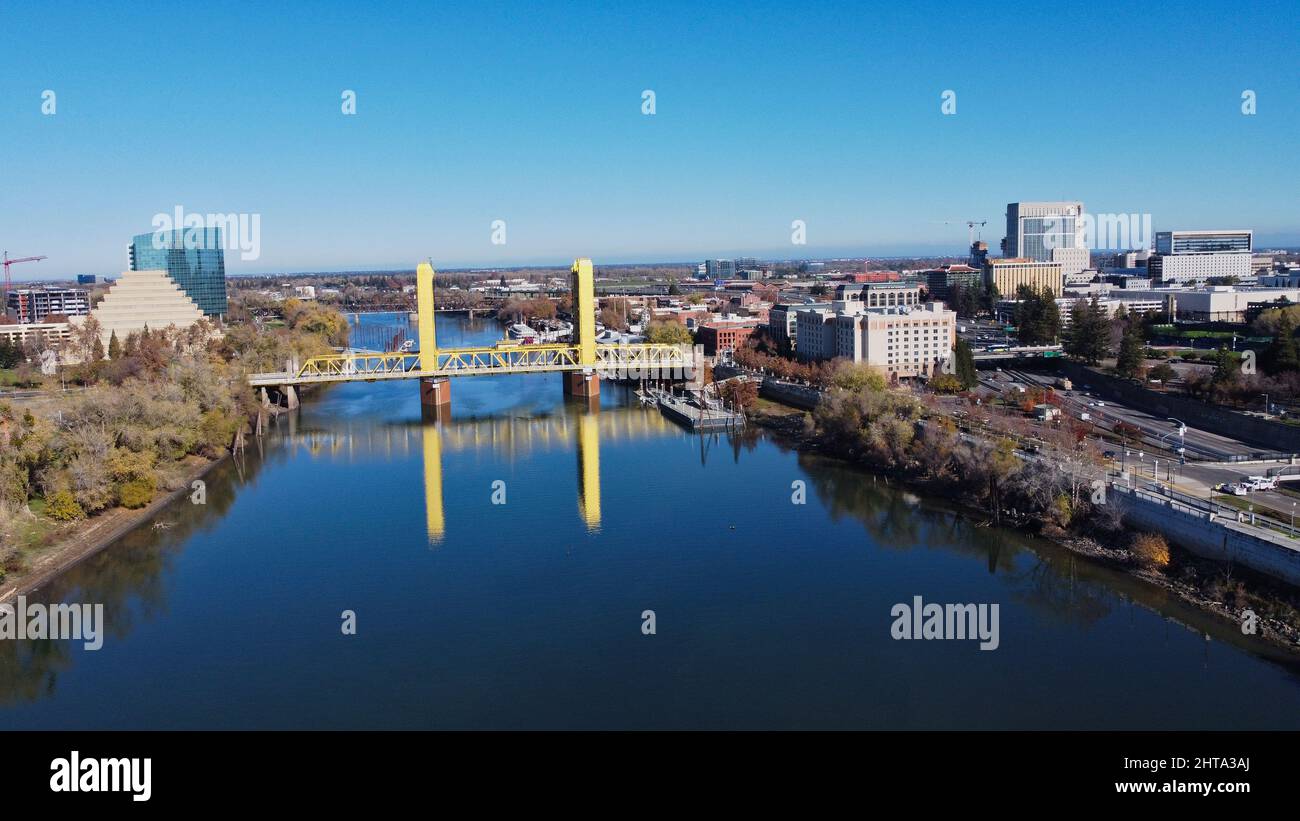 American river bridge sacramento hi-res stock photography and images ...