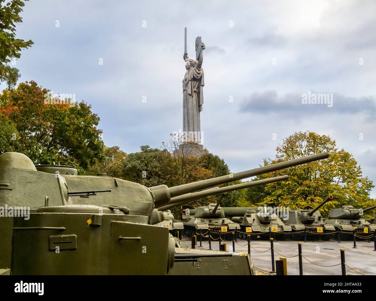 Tanks and Motherland Monument, National Museum of the History of ...