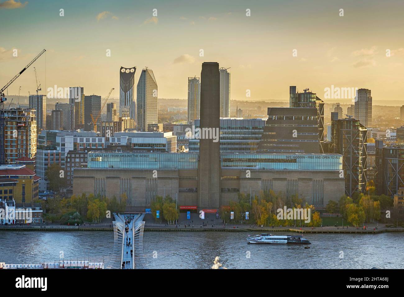 Musuem of modern art hi-res stock photography and images - Alamy