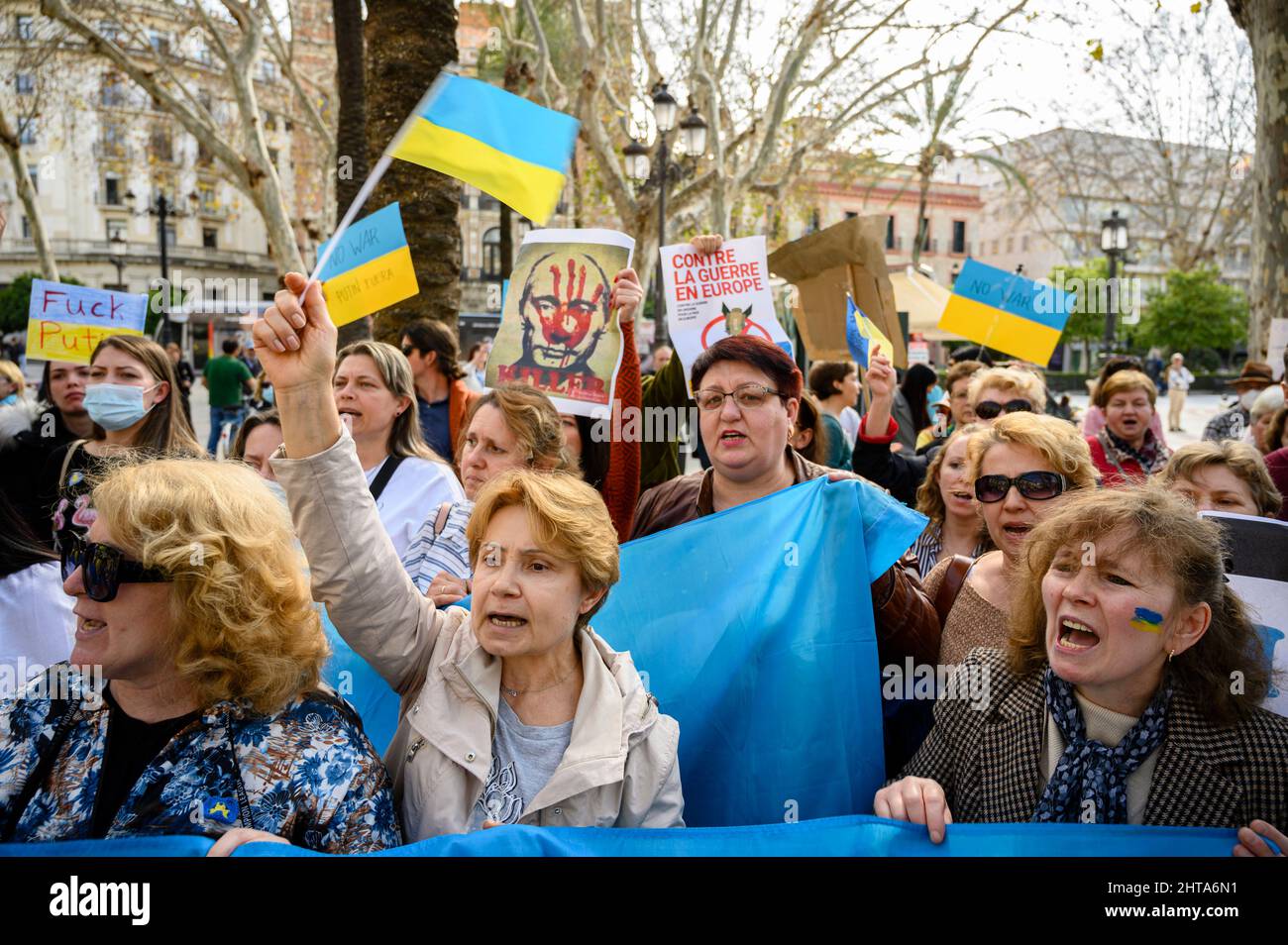 Ukrainian citizens living in Seville made a demonstration to support ...