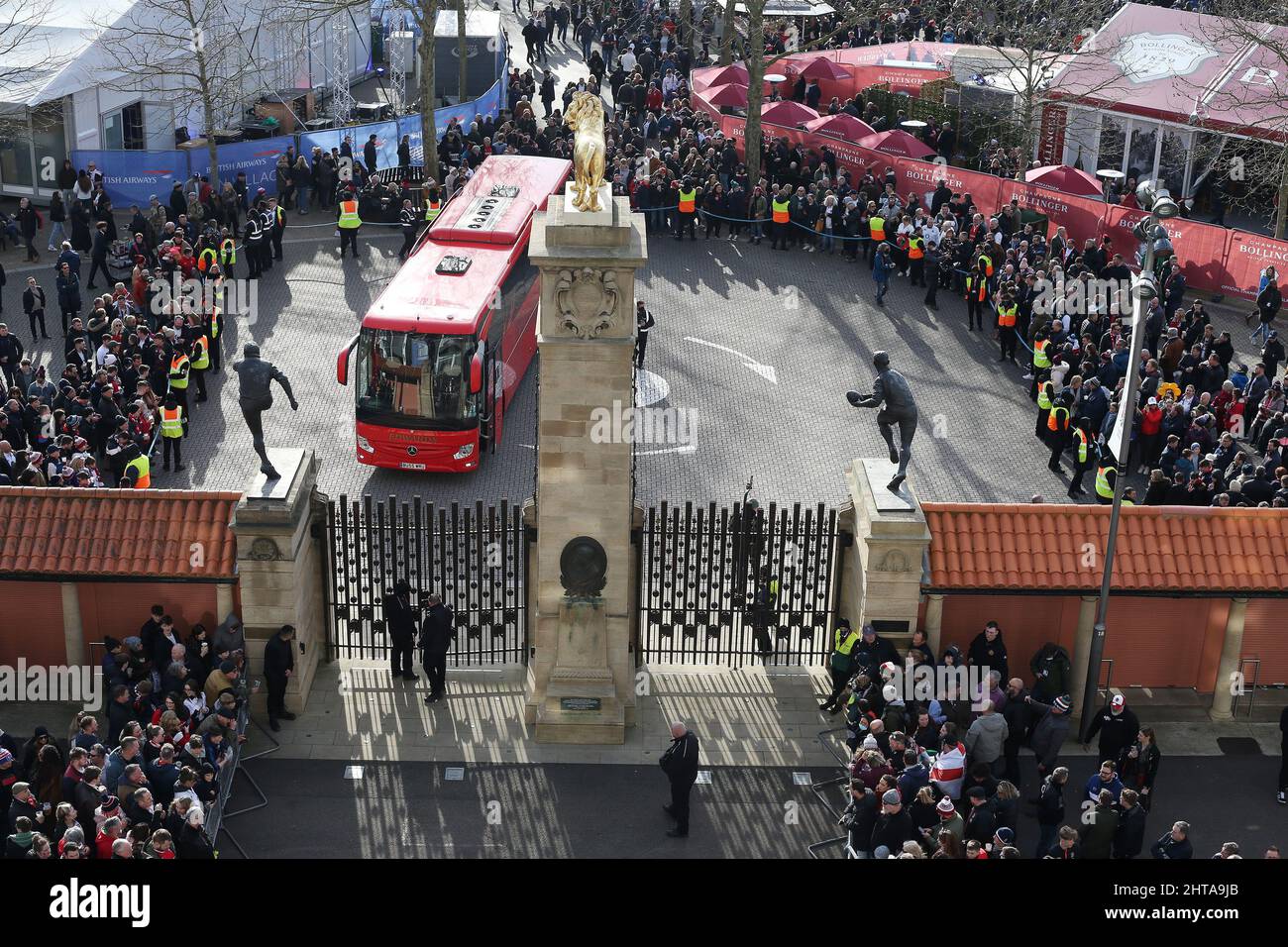 The england team bus arrives hi-res stock photography and images - Alamy
