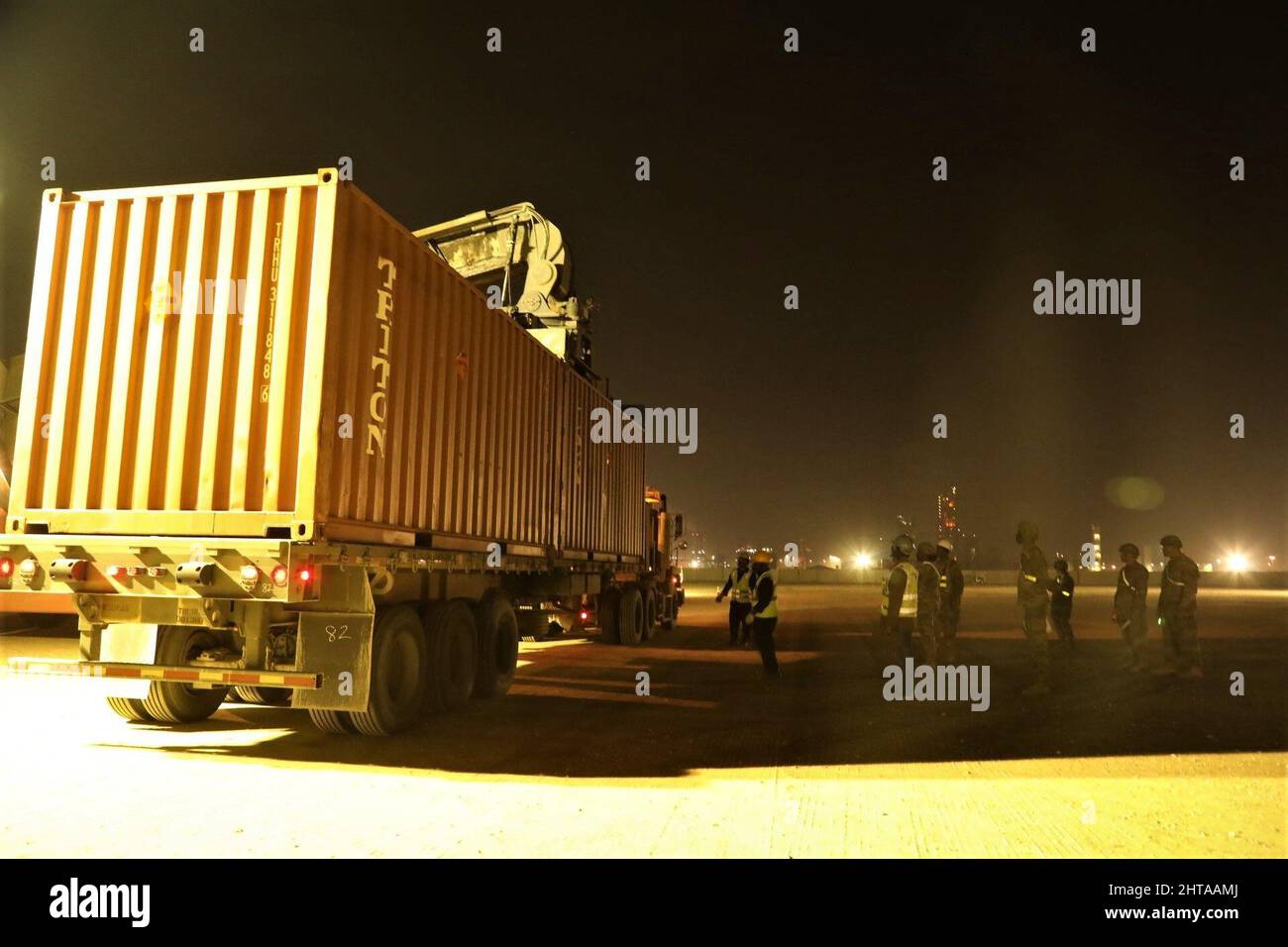 U. S. Army Soldiers with the 389th Combat Sustainment Support Battalion ...