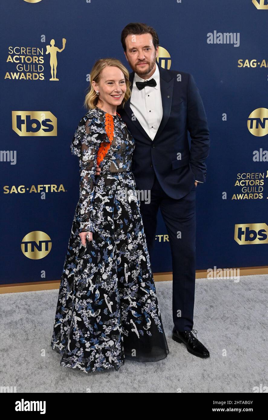 Santa Monica, United States. 27th Feb, 2022. Amy Ryan (L) and Jason ...