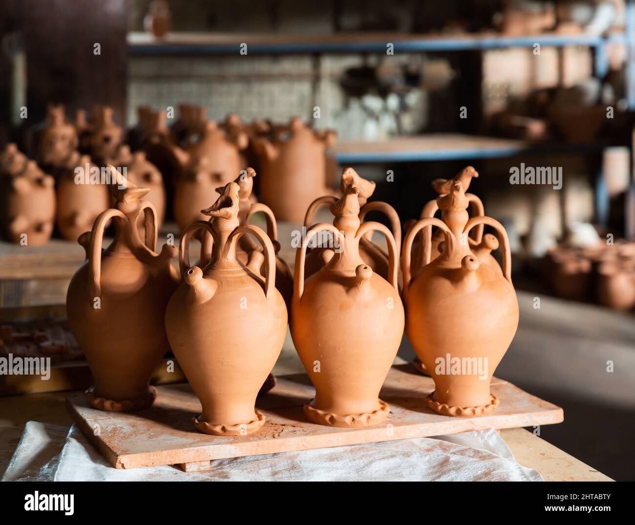 Pot racks hi-res stock photography and images - Alamy