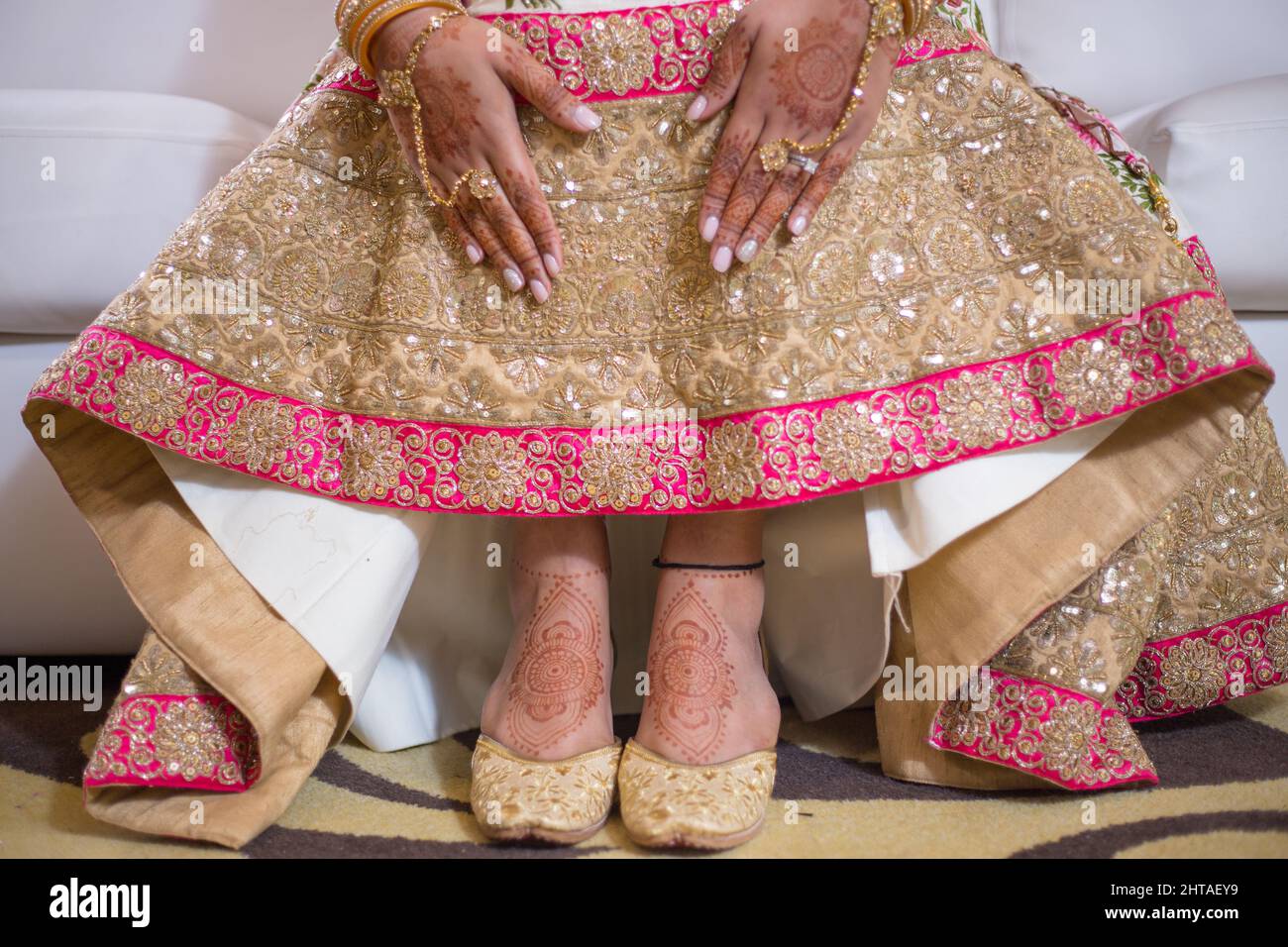 Closeup of an Indian bride wearing traditional clothing and jewelry ...