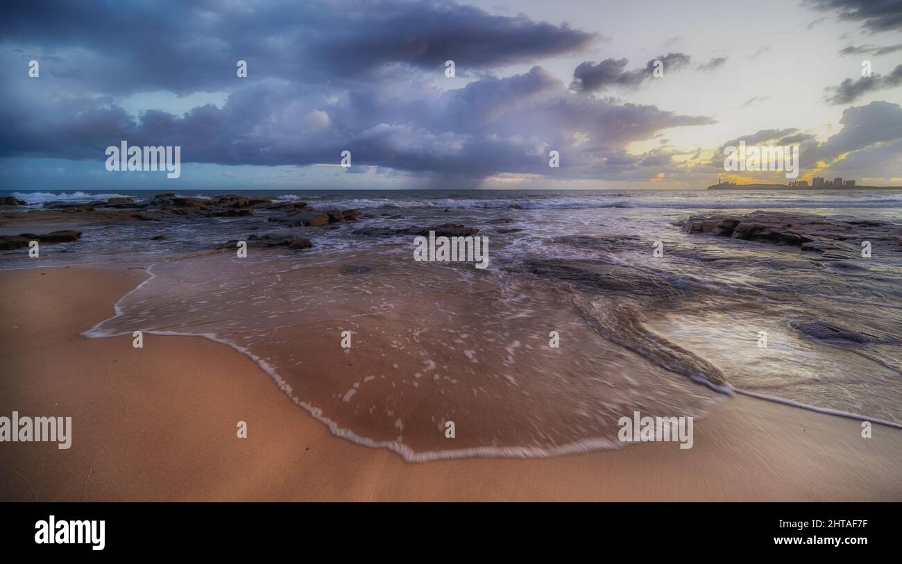Dawn and sunrise shoot at Alexandra Headland Beach on the Sunshine ...