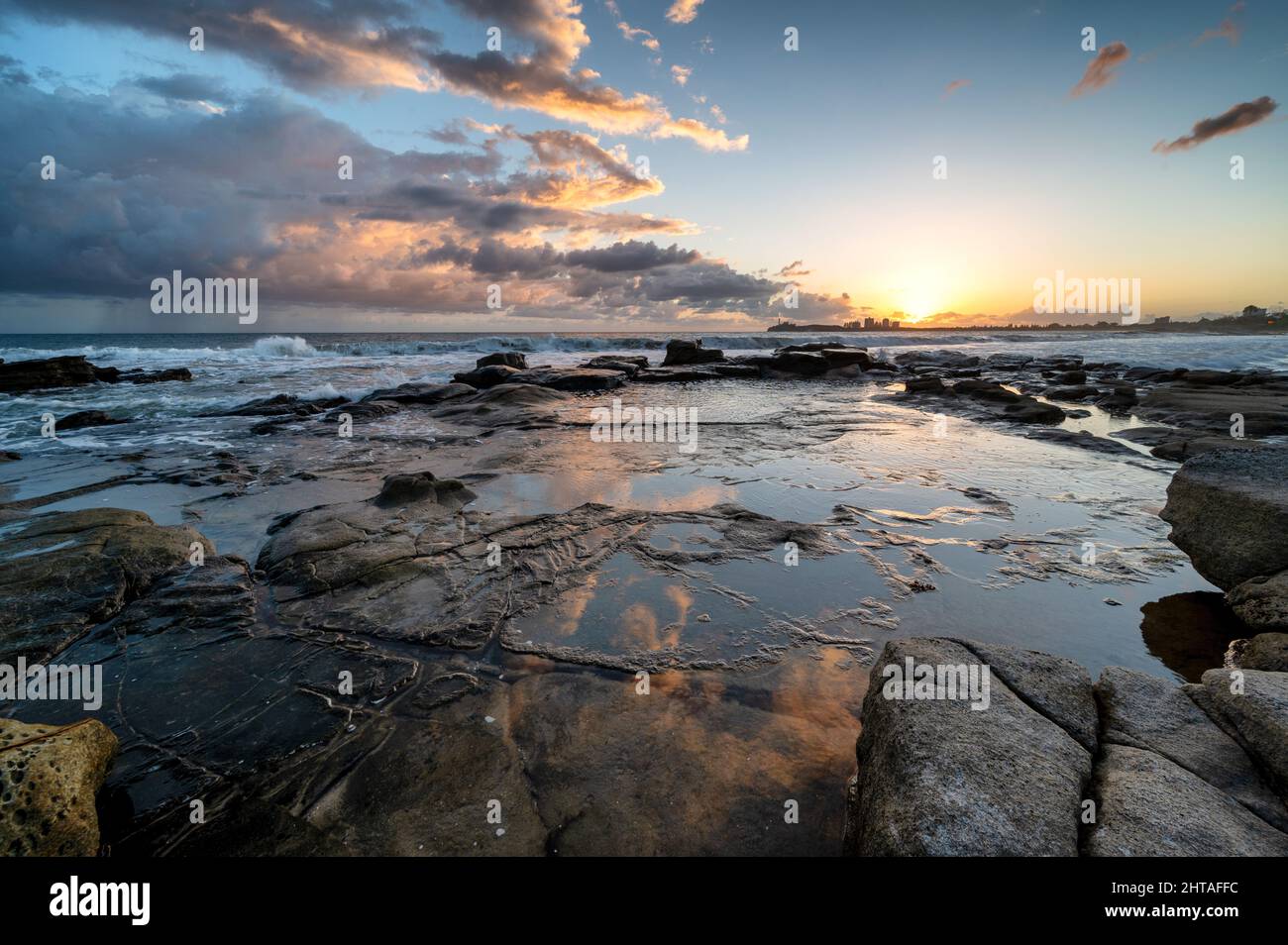 Dawn and sunrise shoot at Alexandra Headland Beach on the Sunshine ...