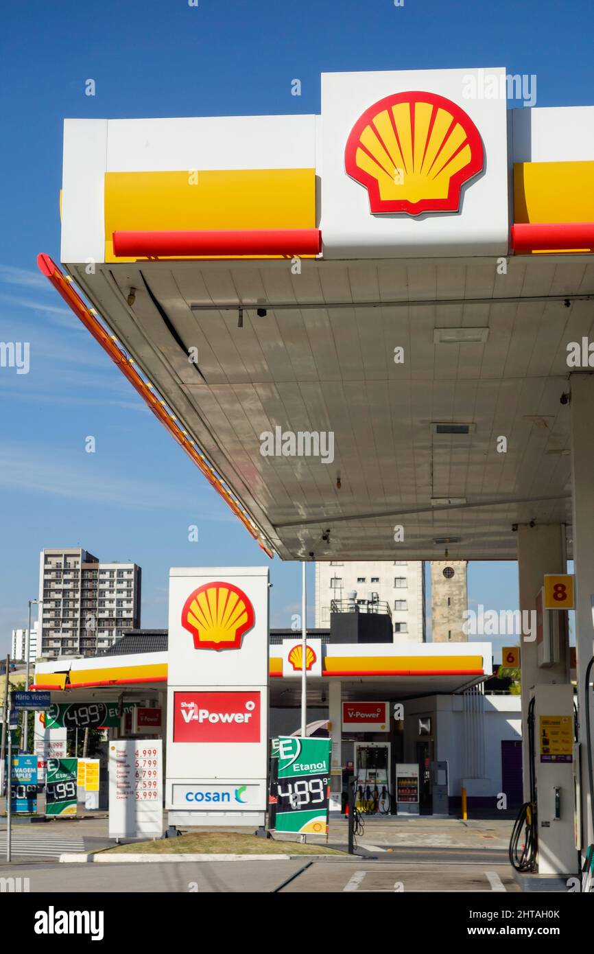 A Shell gas station facade in Sao Paulo, Brazil Stock Photo - Alamy