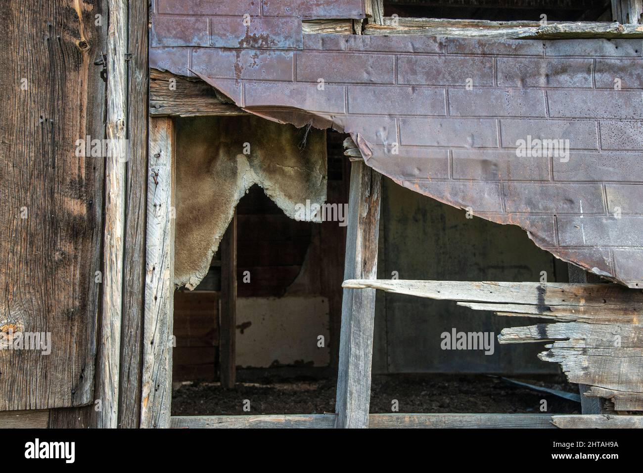 Homestead disrepair hi-res stock photography and images - Alamy