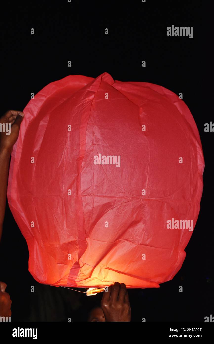 Hand lanterns hi-res stock photography and images - Alamy