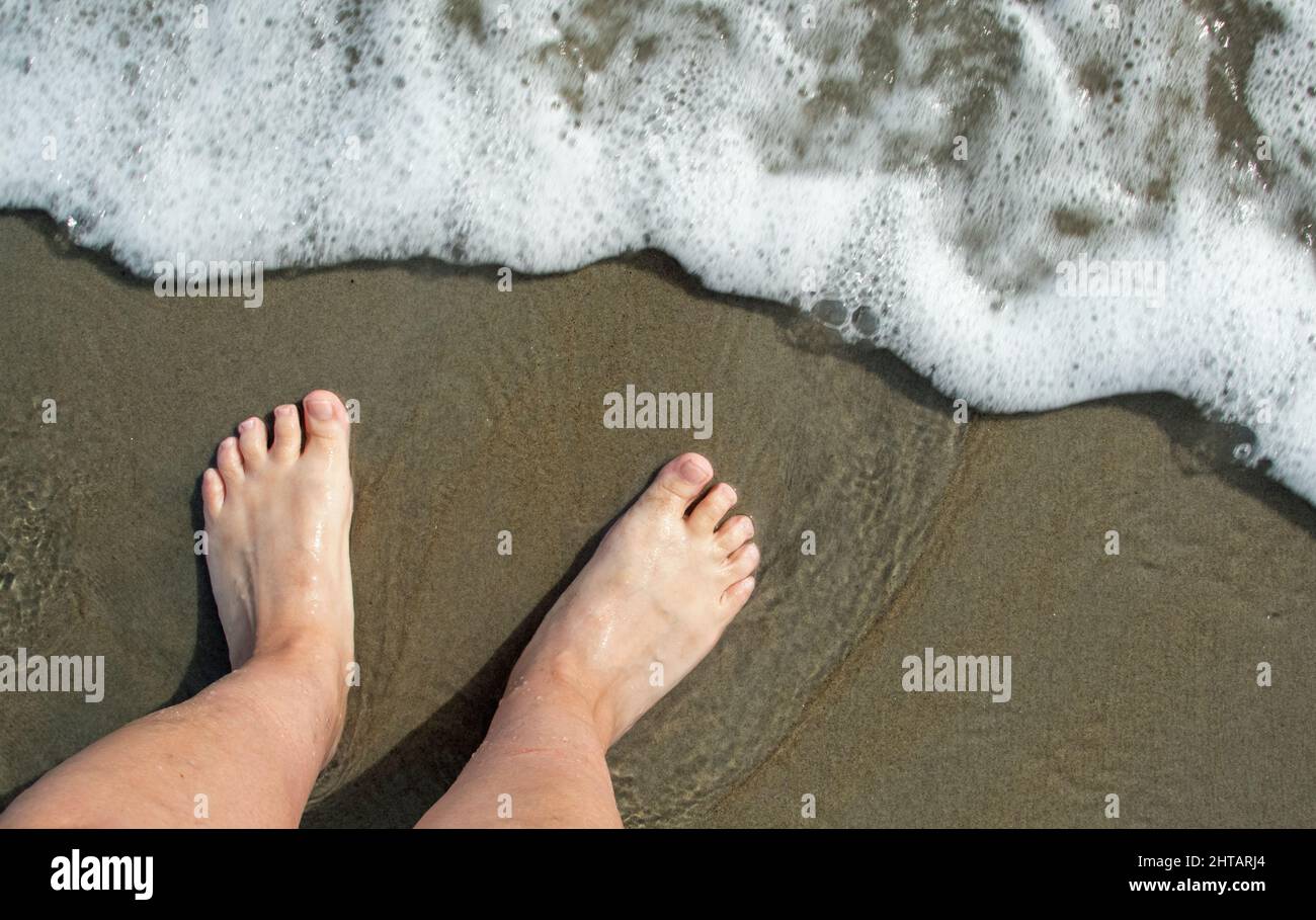 Ocean feet hi-res stock photography and images - Alamy
