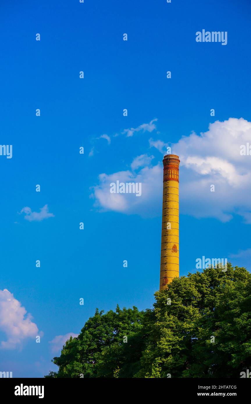 Smokestack gasworks hi-res stock photography and images - Alamy