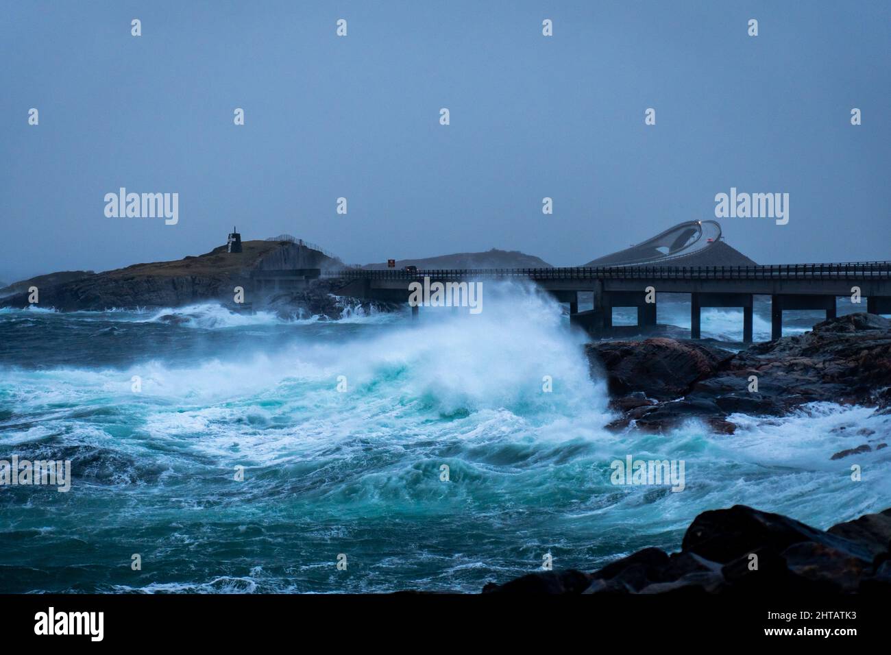 Crashing wave on shore hi-res stock photography and images - Alamy
