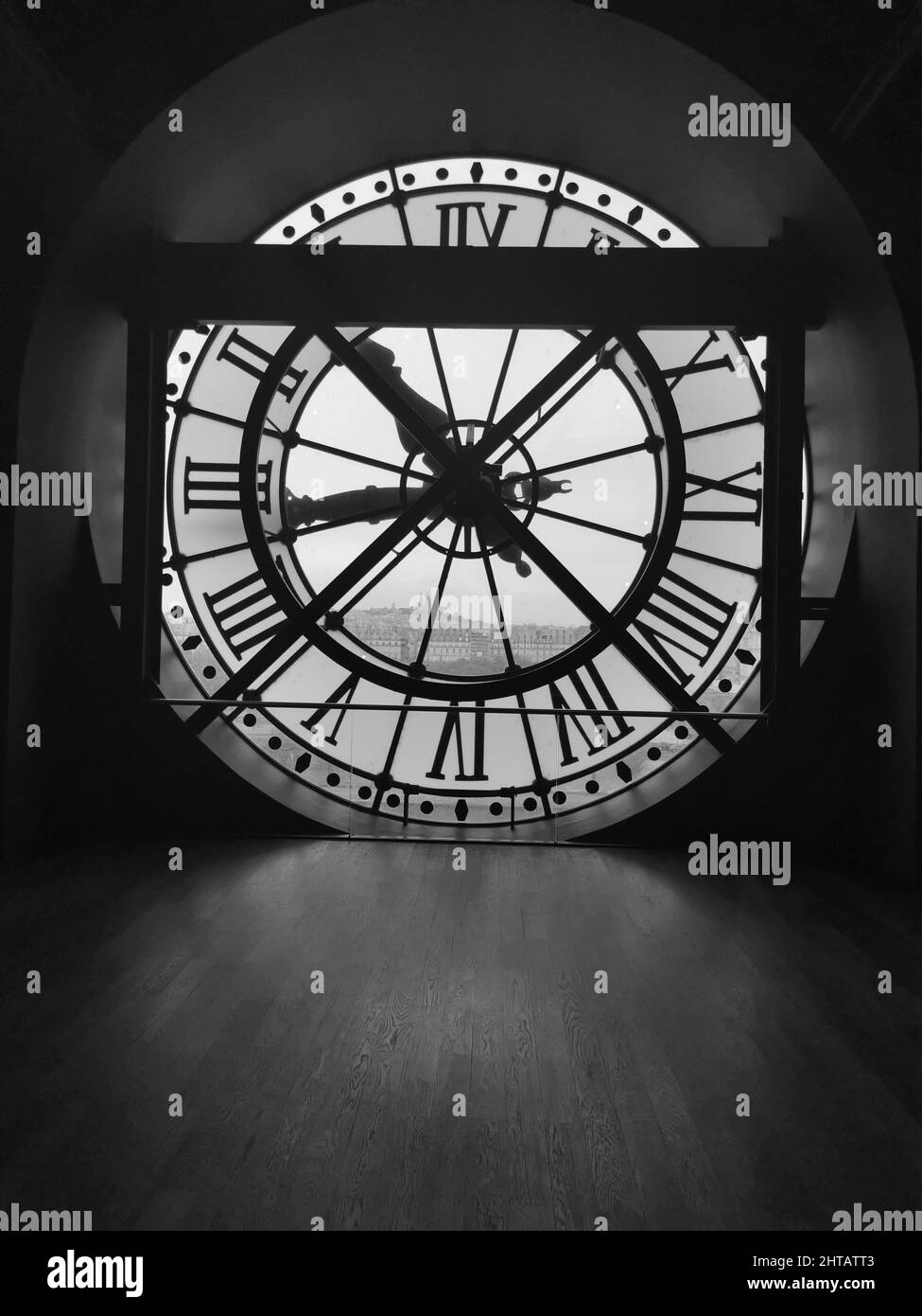 Grayscale of a clock in a building Stock Photo - Alamy