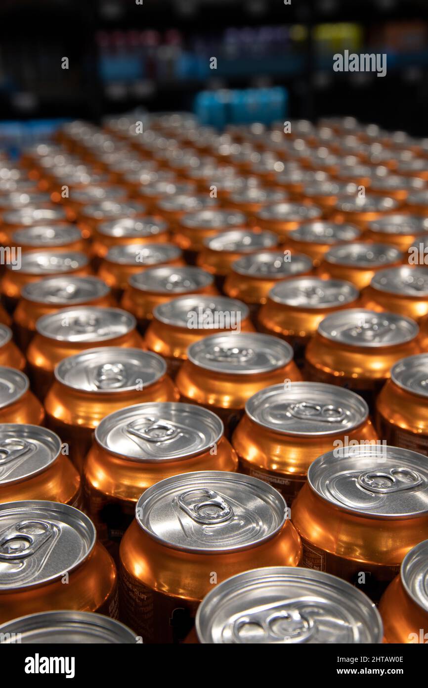 Soda cans rows hi-res stock photography and images - Alamy