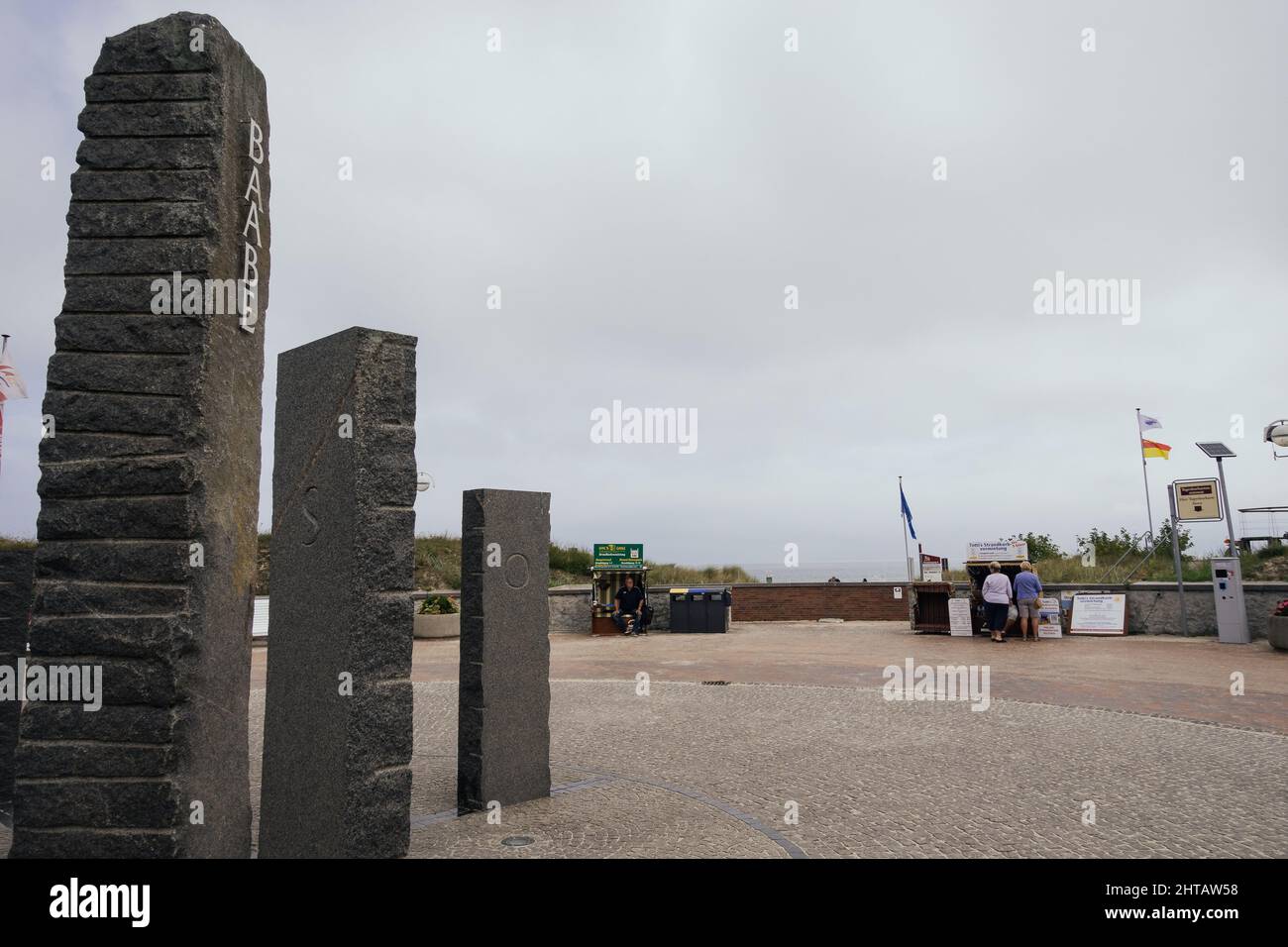 Compass sculpture hi-res stock photography and images - Alamy