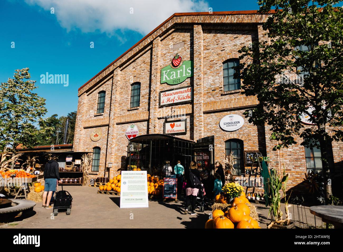 Beautiful produce display hi-res stock photography and images - Alamy