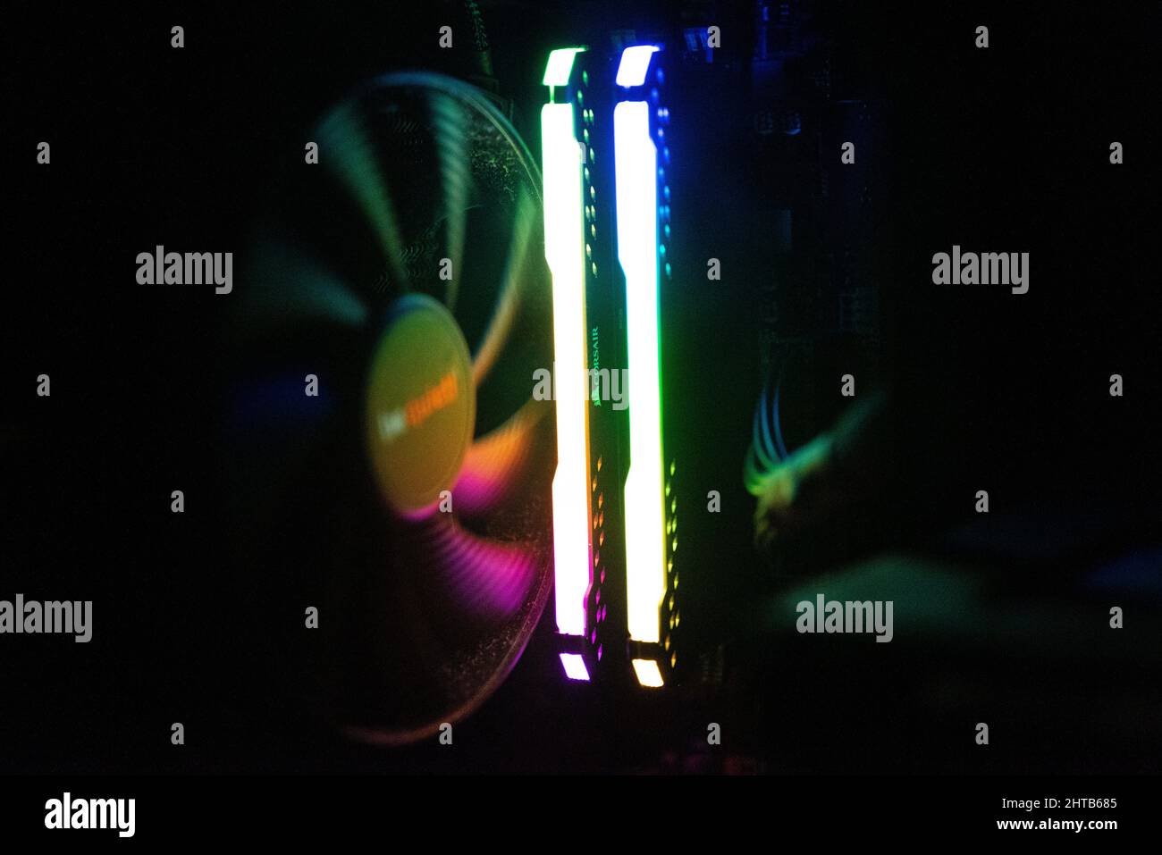 CORSAIR RAM RGB Lights, be quiet! CPU cooler 2 Stock Photo - Alamy