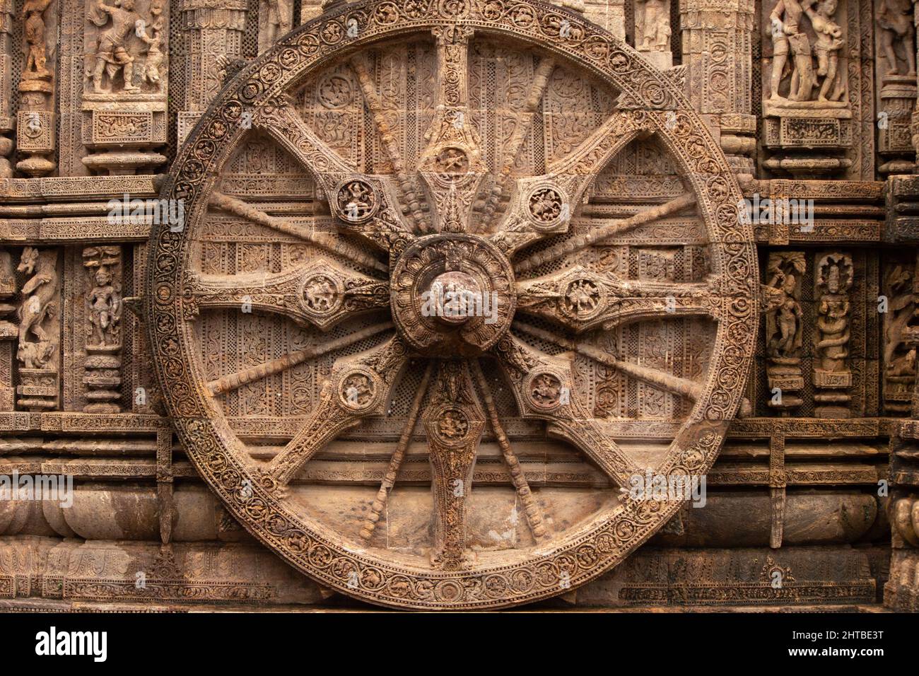 Chariot wheel ancient hi-res stock photography and images - Alamy