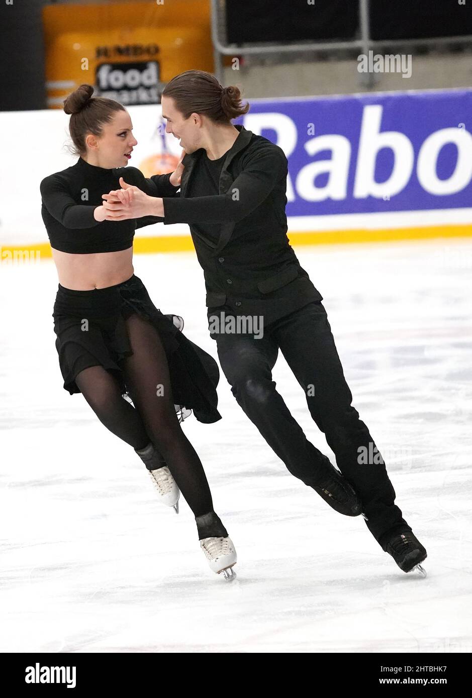 Victoria Manni and Carlo Roethlisberger (ITA) during figure skating ...