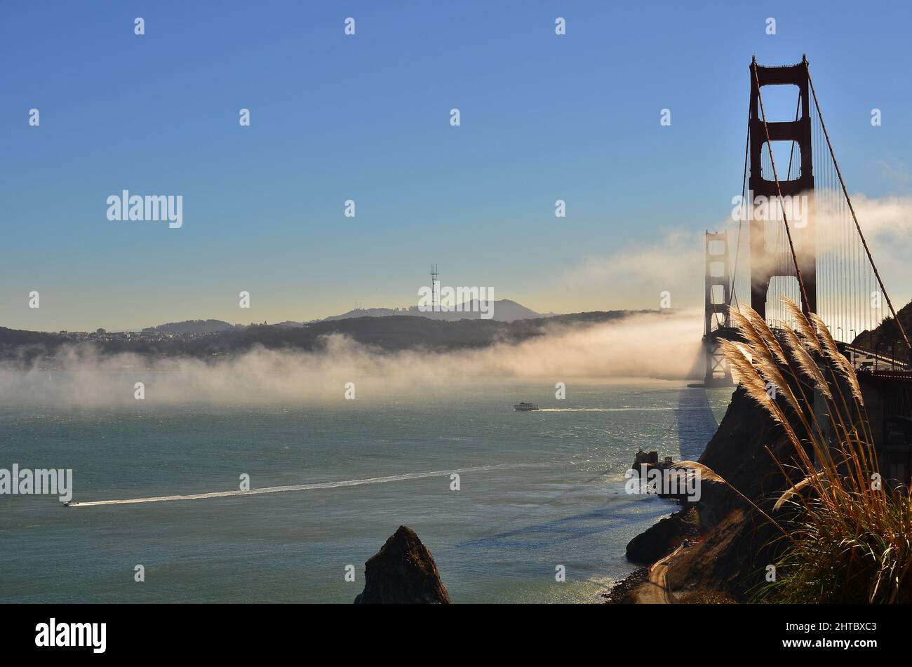 Golden gate bridge with mist hi-res stock photography and images - Alamy