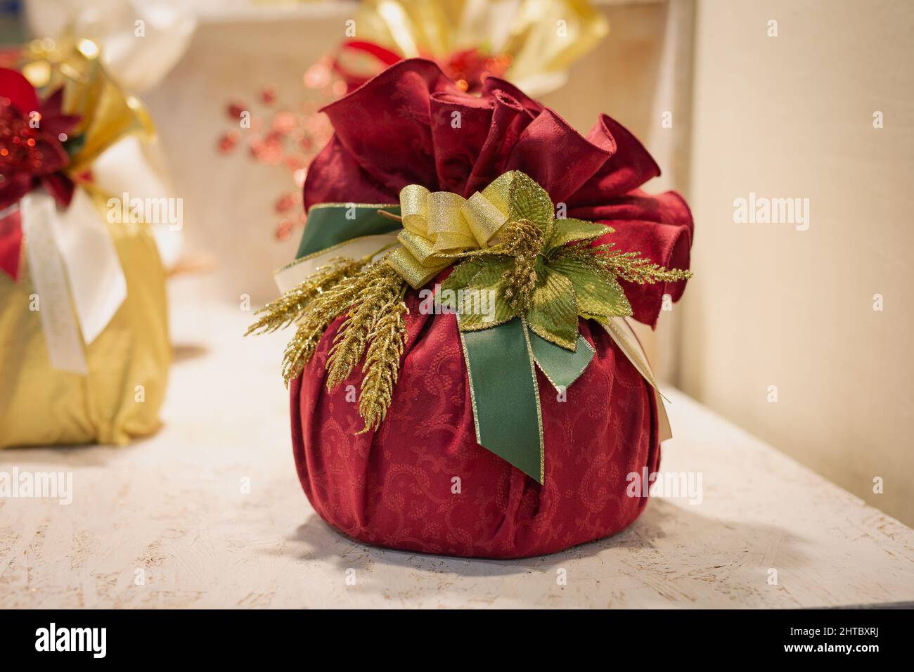 Italian sweets box hi-res stock photography and images - Alamy