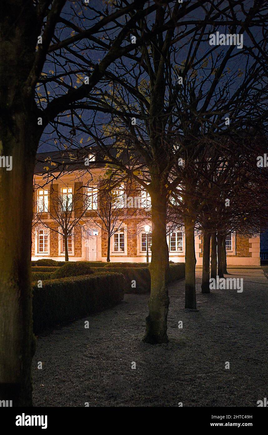 Vertical shot of the side wing of the Grandhotel Schloss Bensberg ...