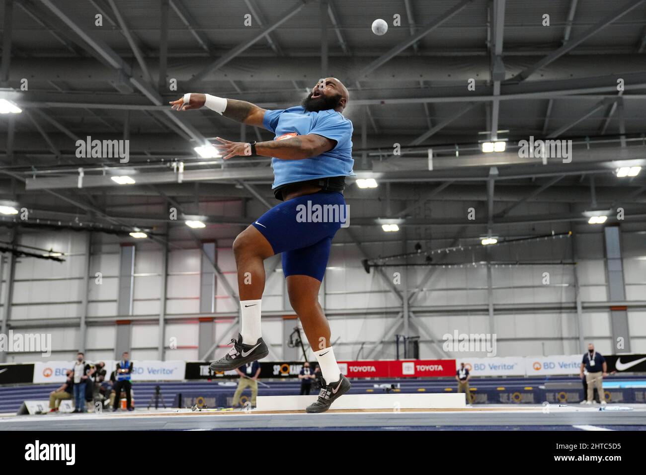 Darrell Hill competes in the shot put during the USA Indoor ...