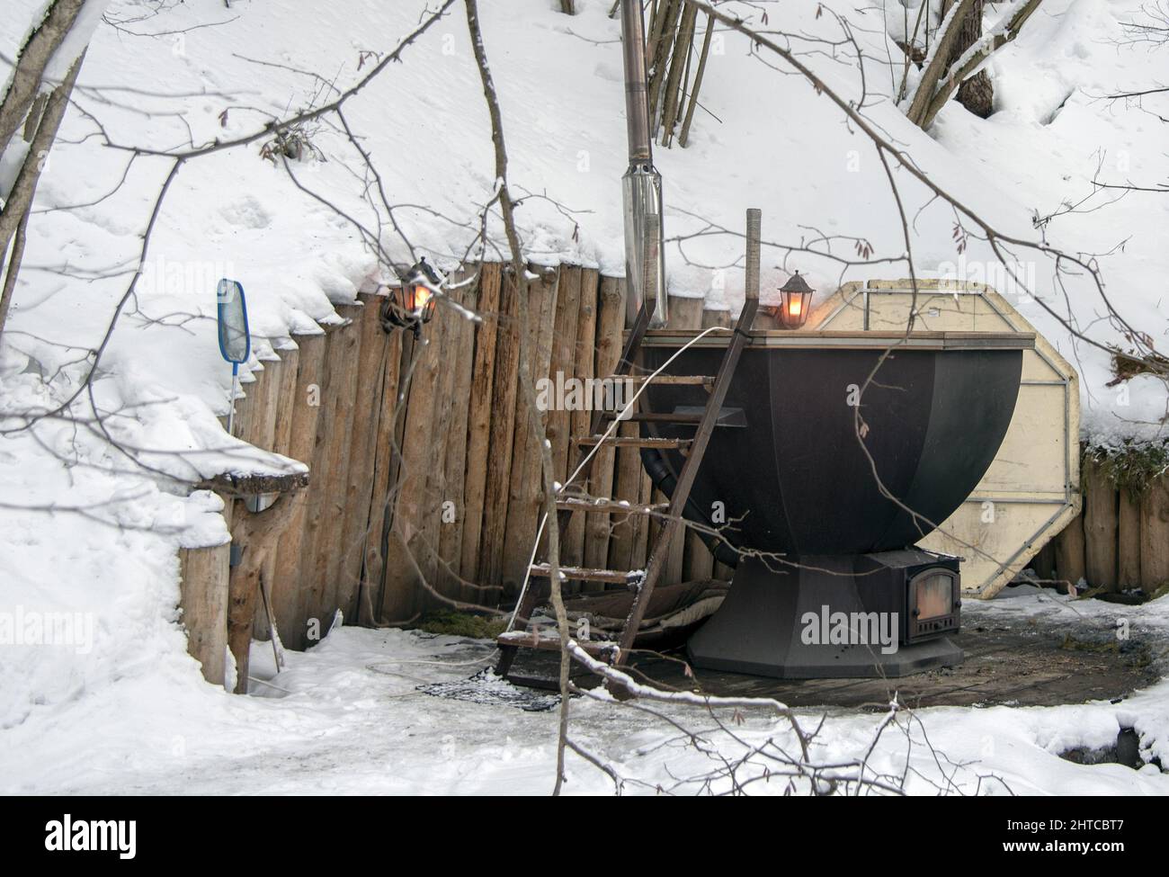 Bath tub for swimming in the open air Stock Photo - Alamy