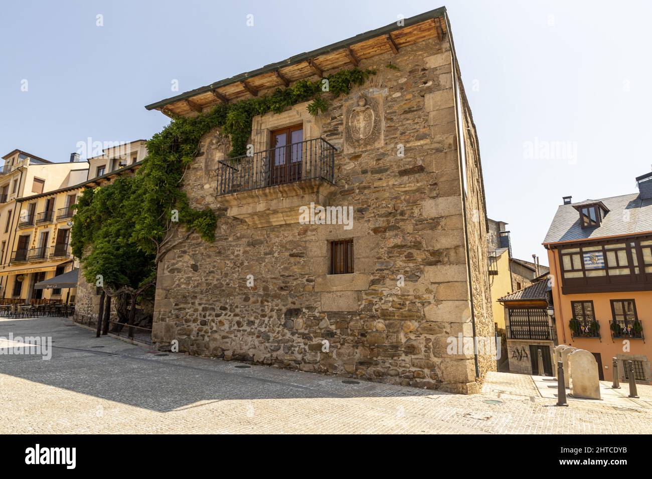 Side view shot of The Casa de los Escudos (Emblem House) in Spain Stock ...