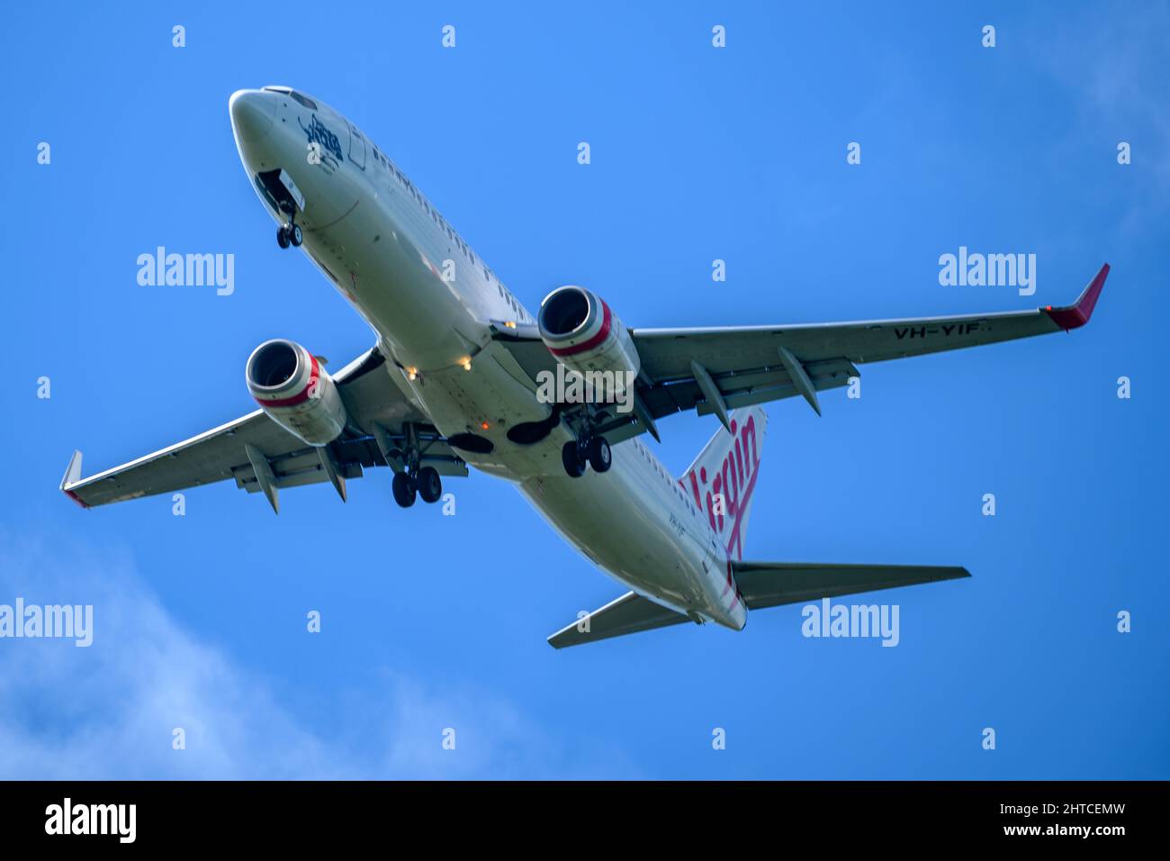 Virgin Australia Boeing B737 arriving in Sydney Stock Photo - Alamy