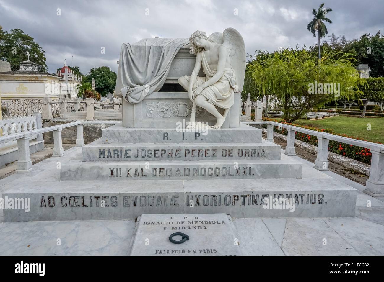 Shot of a sculpture in Colon Cemetery in Havana, Cuba Stock Photo - Alamy
