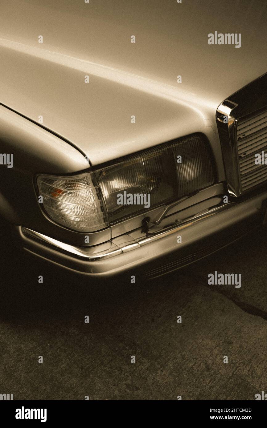 Vertical closeup of Mercedes Benz classic car Stock Photo - Alamy