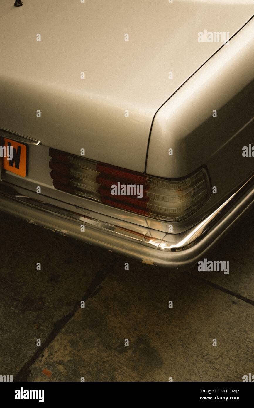 Vertical closeup mercedes benz hi-res stock photography and images - Alamy