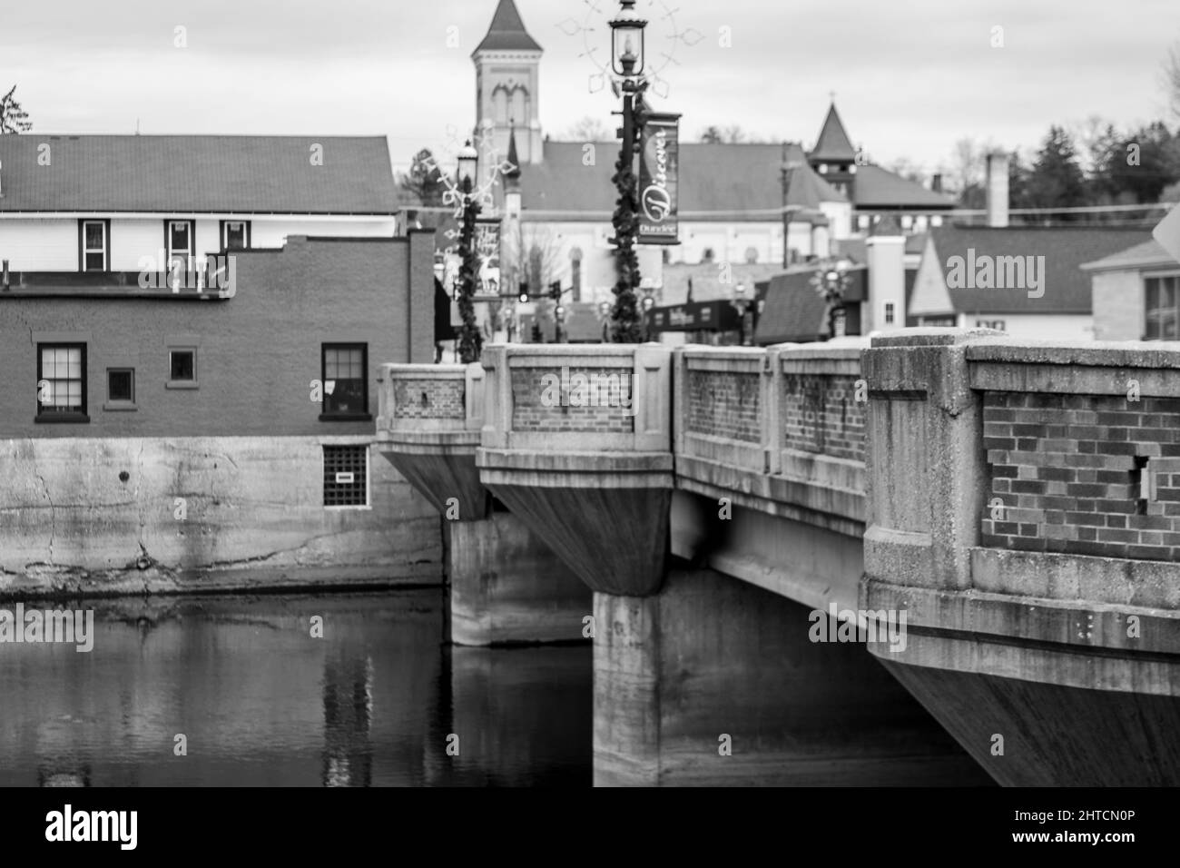 Old bridge design Black and White Stock Photos & Images - Alamy