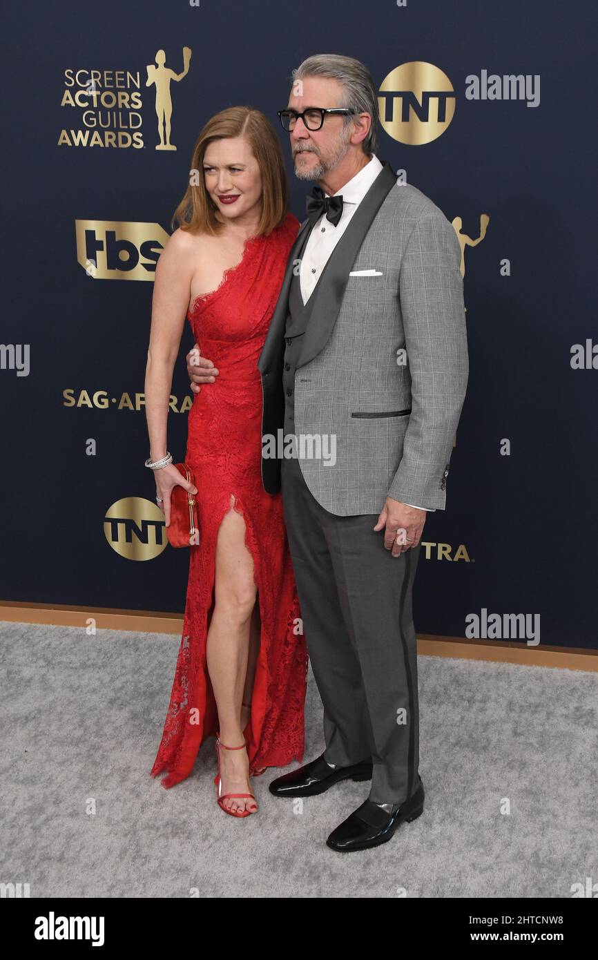 Mireille Enos and Alan Ruck arrive at the 28th Screen Actors Guild ...