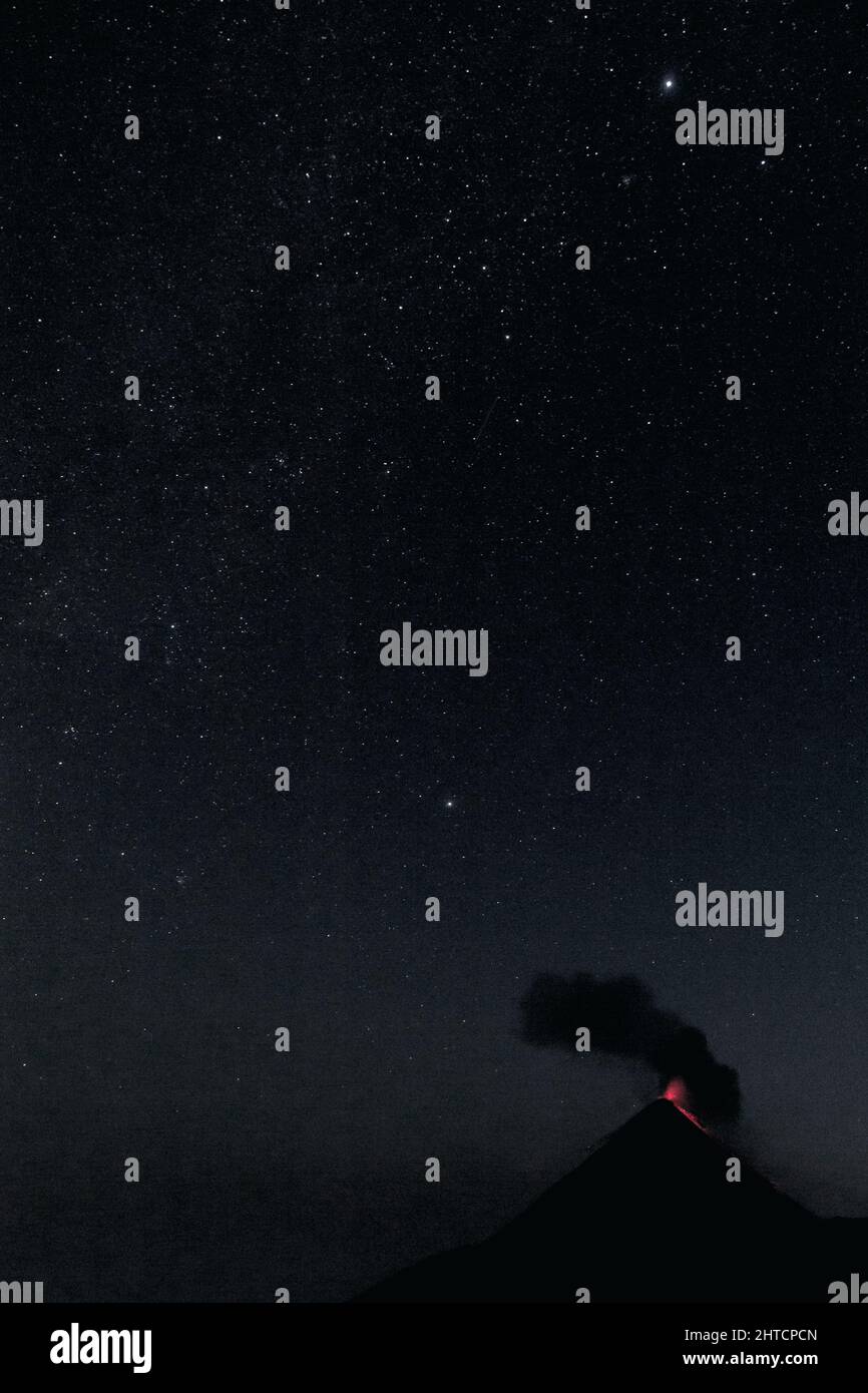 Black lava butte hi-res stock photography and images - Alamy