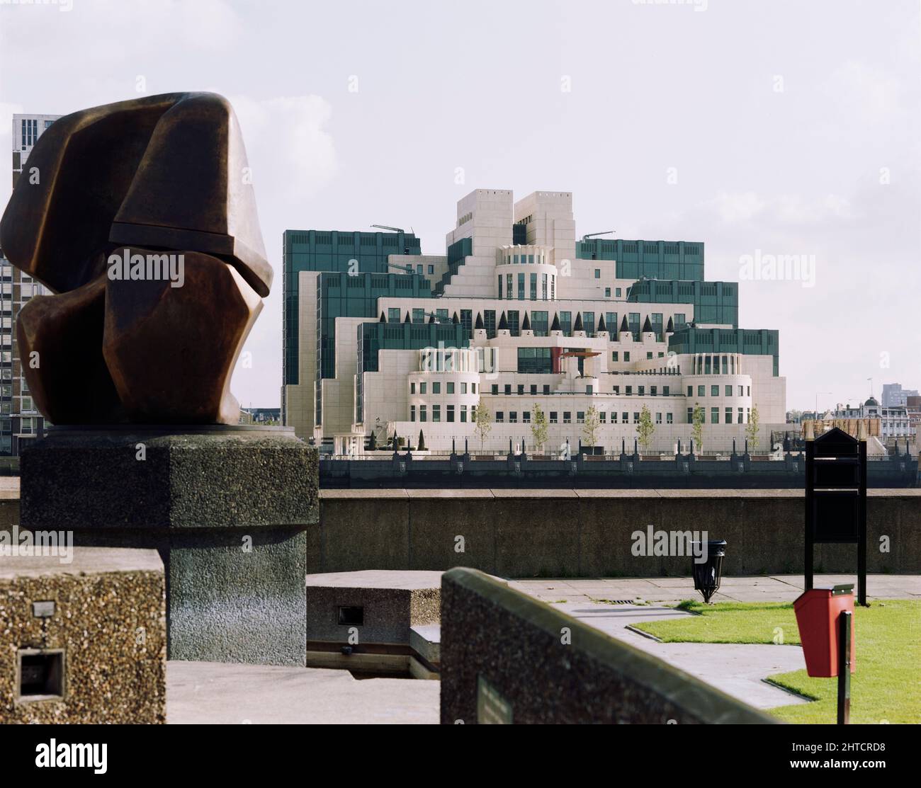 Vauxhall Cross, Albert Embankment, Vauxhall, Lambeth, London, 10/10 ...