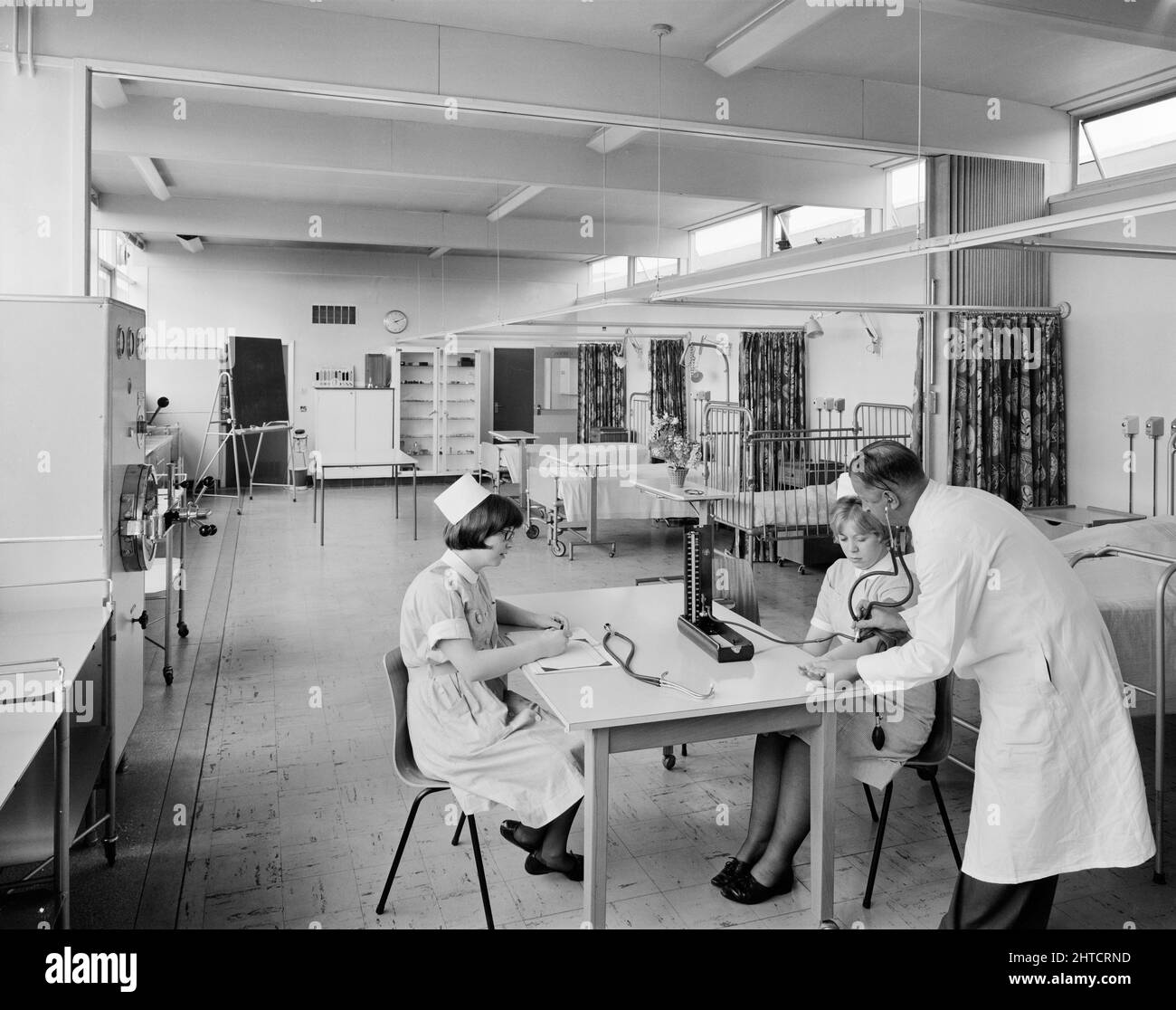 Take Blood Pressure Black And White Stock Photos Images Alamy take-blood-pressure-black-and-white-stock-photos-images-alamy