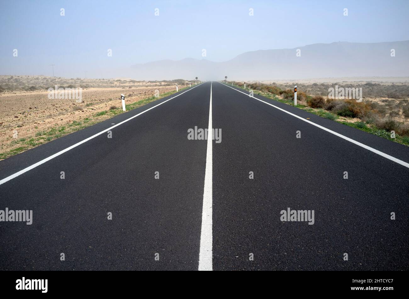 Straight with tarmac surface hi-res stock photography and images - Alamy