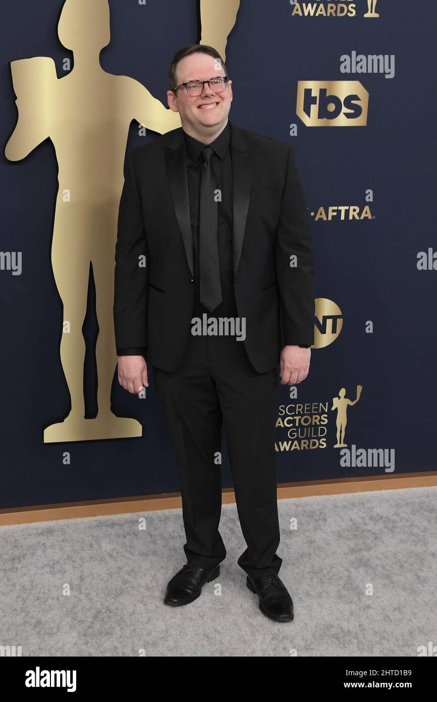 Duncan Crabtree-Ireland arrives at the 28th Screen Actors Guild Awards ...