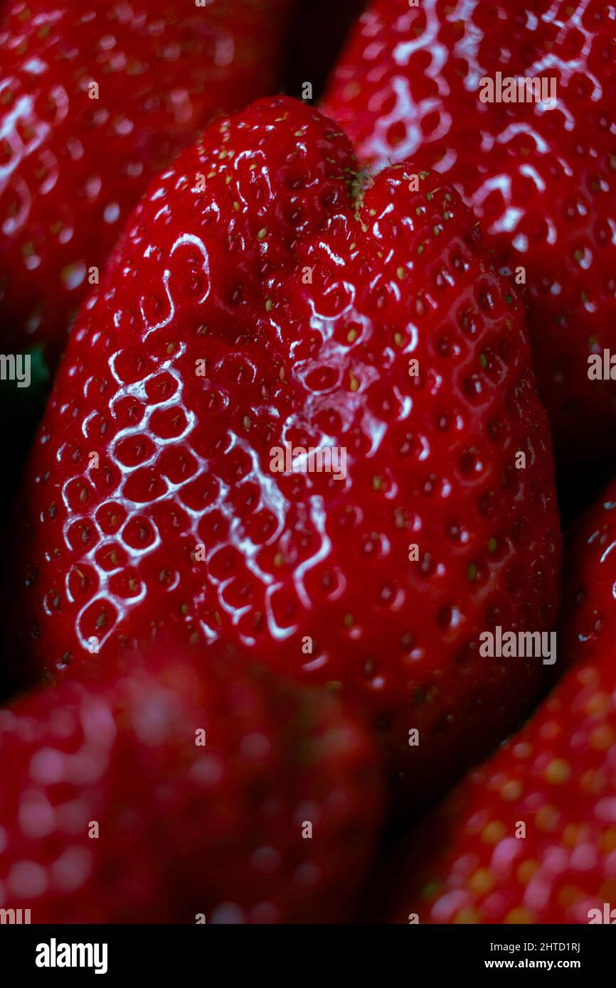 Strawberries texture hi-res stock photography and images - Alamy