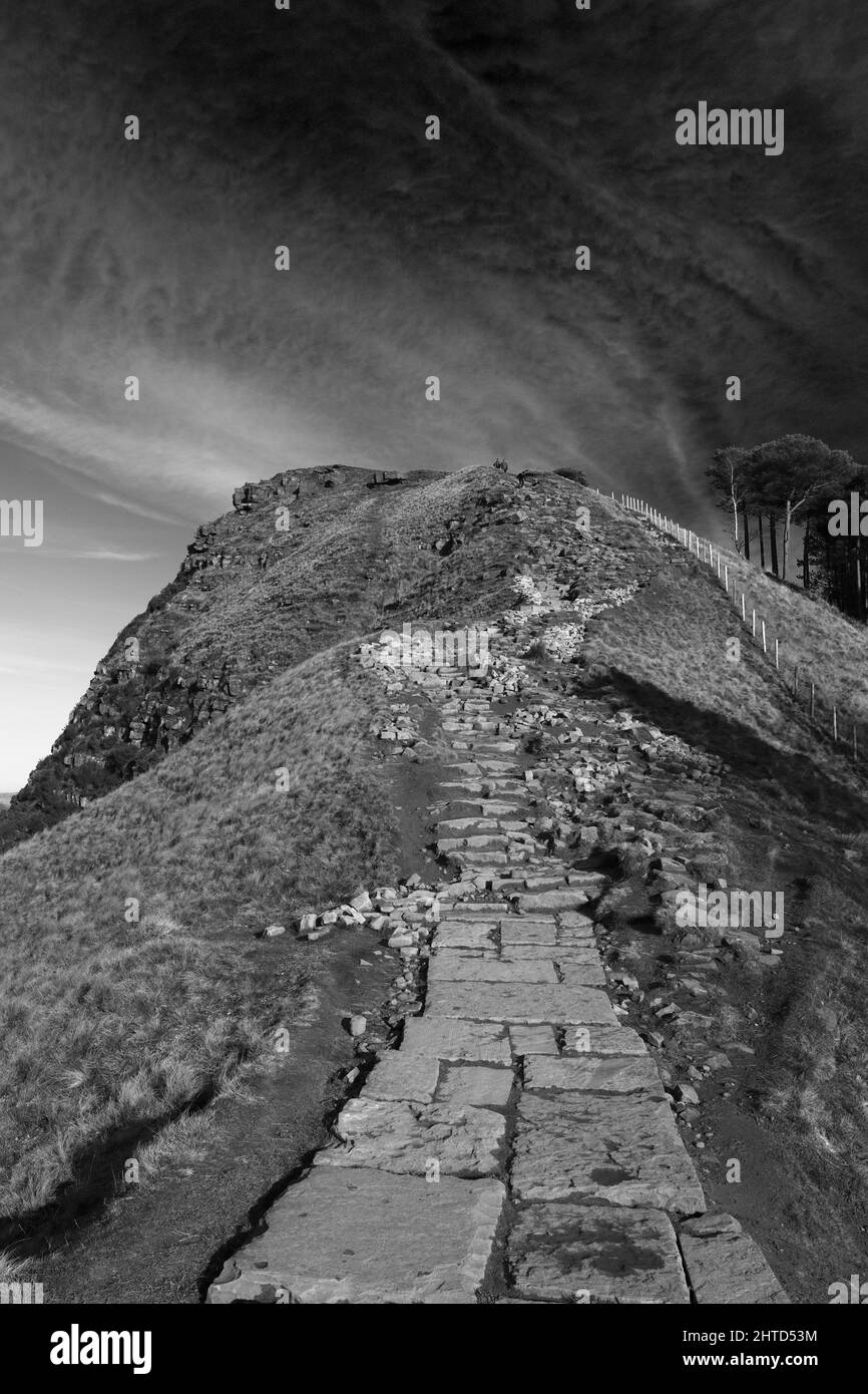 Walkers on Back Tor hill on the Mam Tor ridge, Vale of Castleton ...