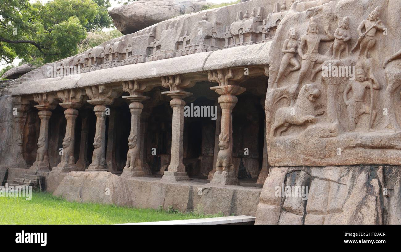 Close up shot of Krishna Mandapam columns at Arjuna's Penance ...