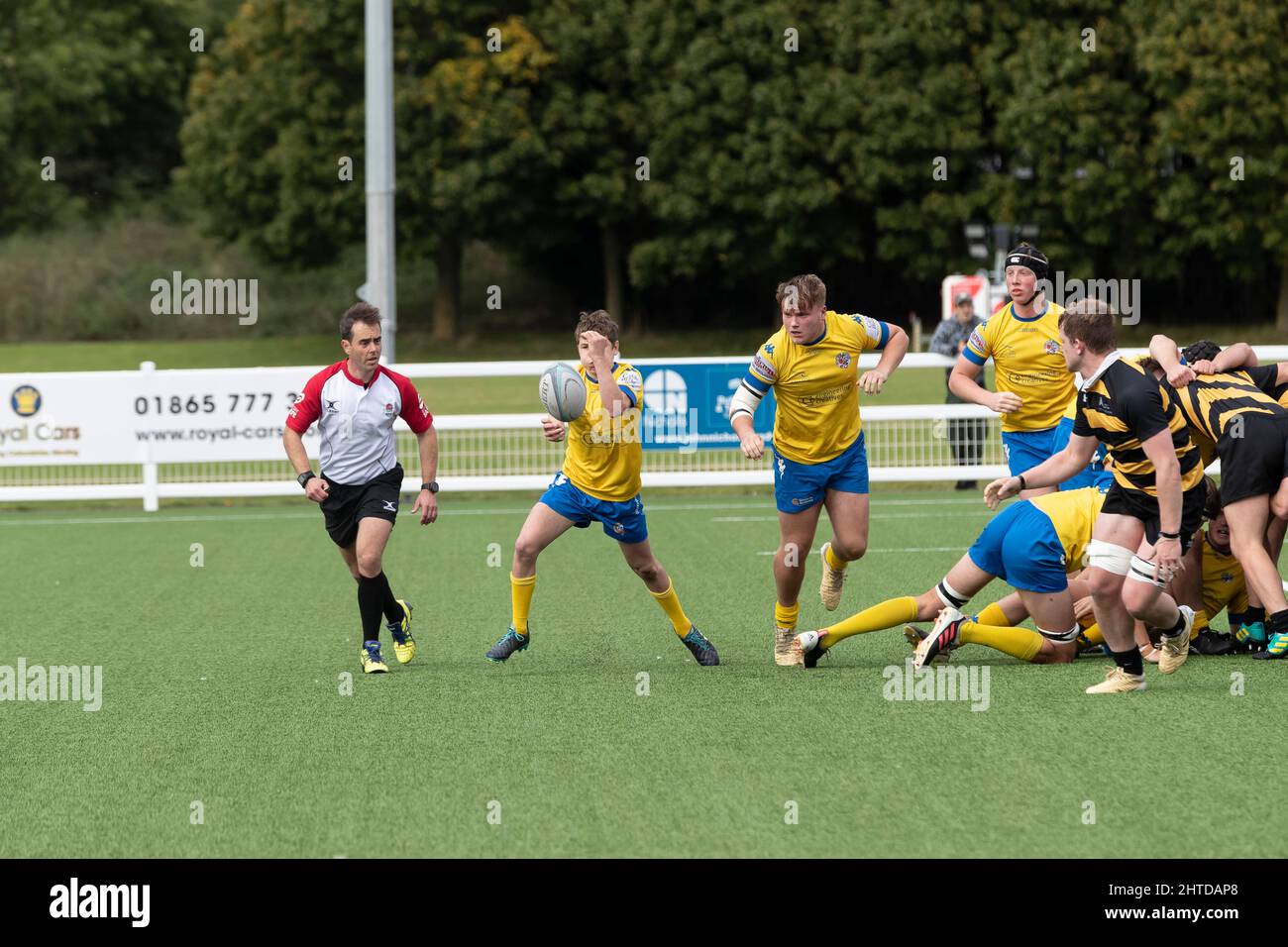 Gosforth Acadamy playing in Yellow and Blue against City of Oxford ...