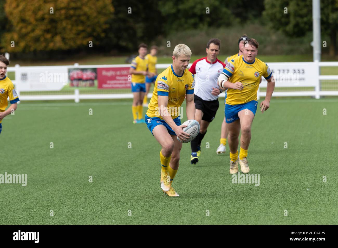 Gosforth Acadamy playing in Yellow and Blue against City of Oxford ...