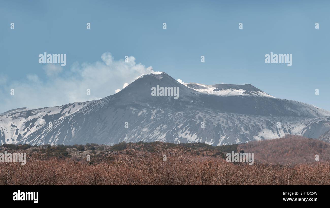 The volcano Etna in Sicily Italy in eruption Stock Photo - Alamy