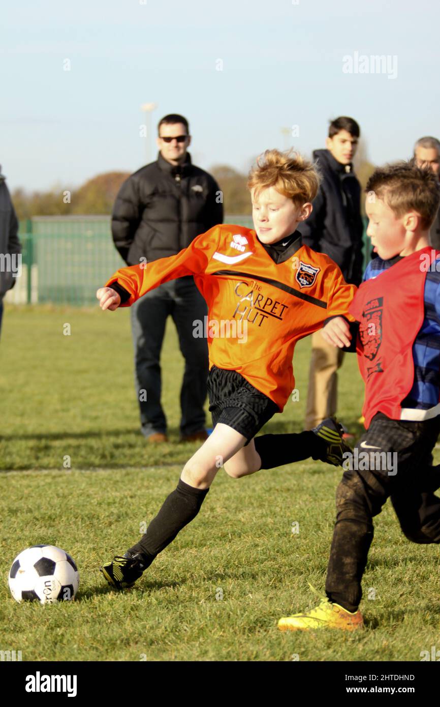 Schoolboys football hi-res stock photography and images - Alamy