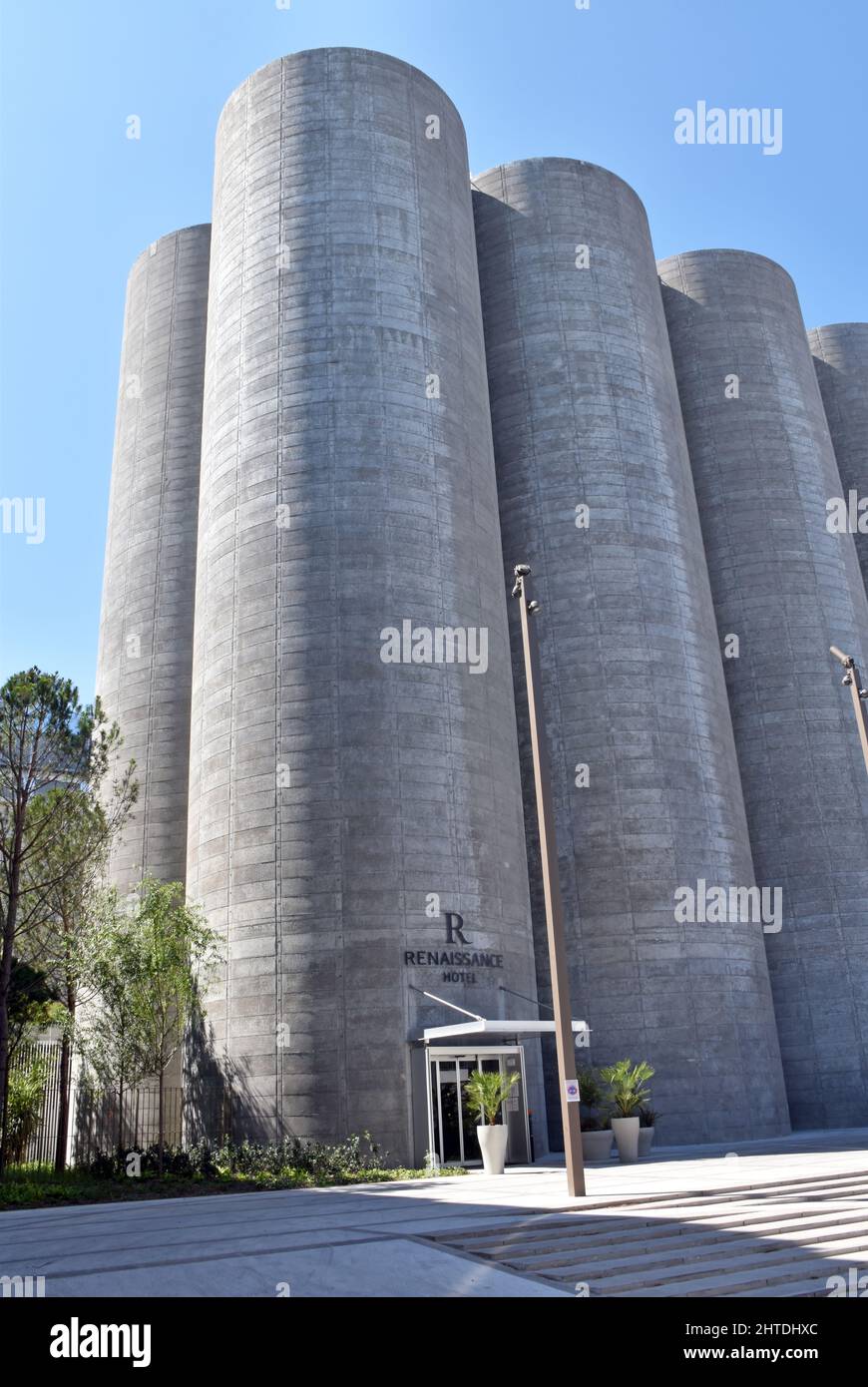 Rear entrance of the Renaissance Bordeaux Hotel (Hôtel Renaissance ...