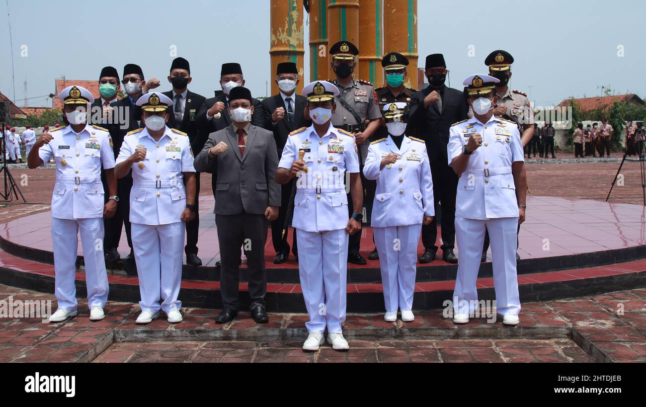 Indonesian navy holding a ceremony for the services of fighters on the ...